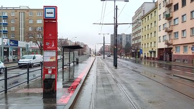 Slavia - Nádraží Eden ♿ (Zastávka tramvaje, autobusu) • Mapy.com