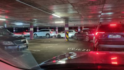 Parkovací dům O2 arena (Covered parking) • Mapy.com