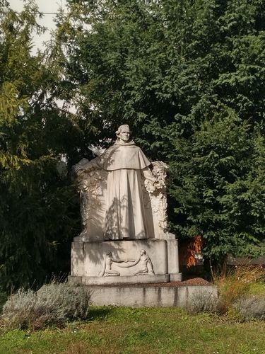 gregor mendel statue
