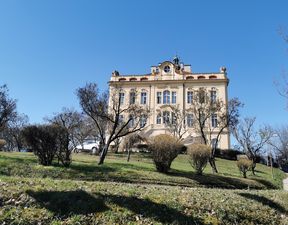 Fakultní nemocnice Bulovka, pavilon 4 – plicní (Nemocniční pavilon ...