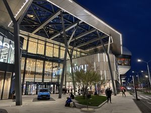 Nivy (Obchodný dom, nákupné centrum) • Mapy.com
